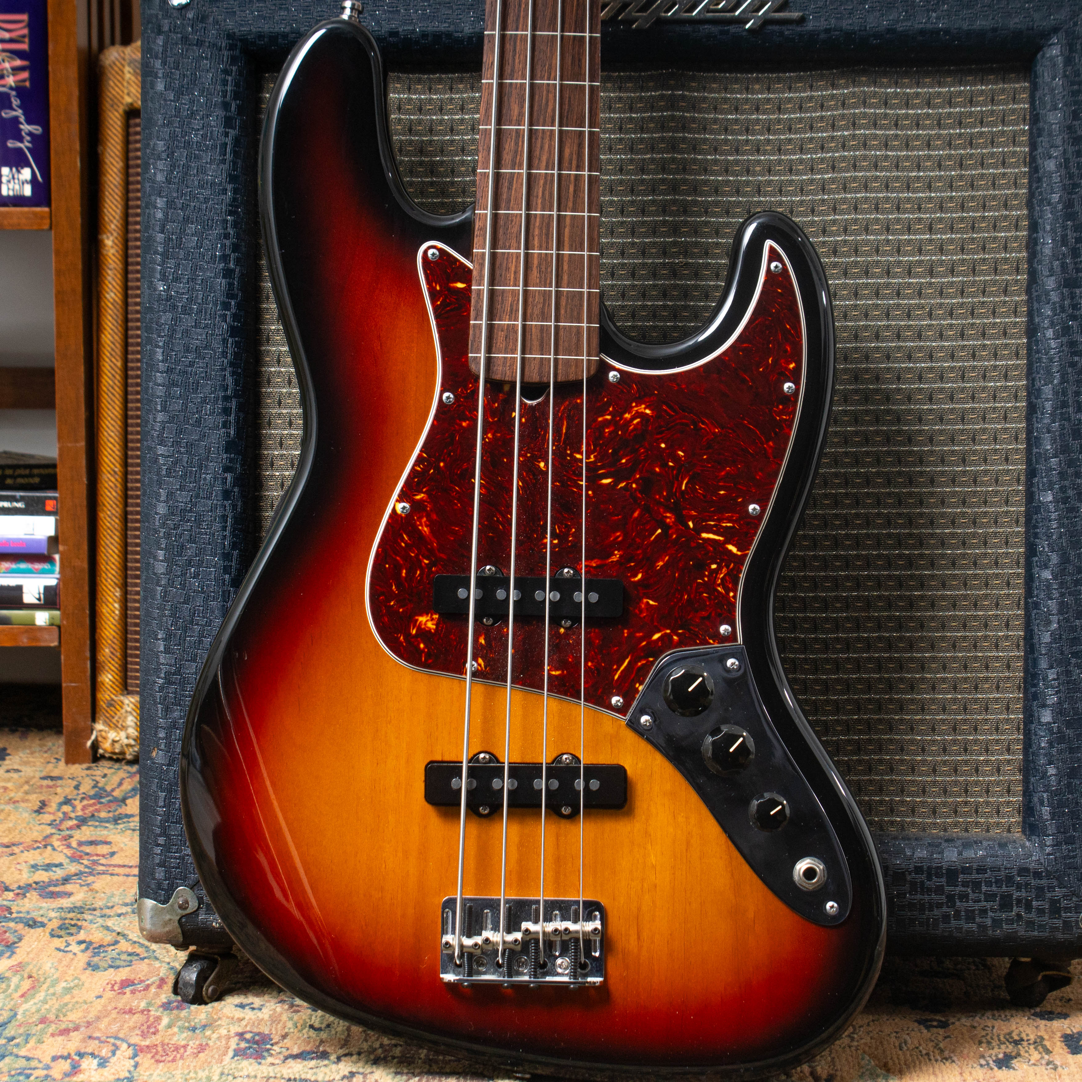 Pre-Owned Bass Guitars | Garrett Park Guitars